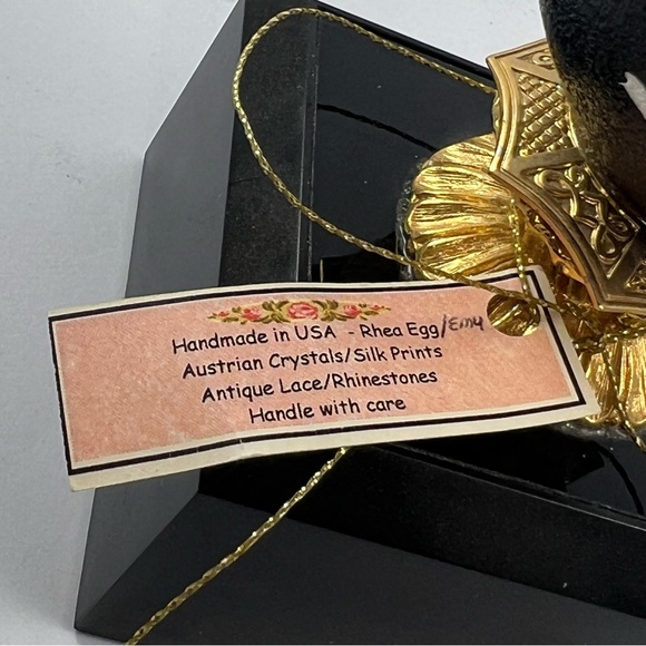 Eggsational Wonderland | Holiday | Real Emu Egg Santa Scene On Lighted ...